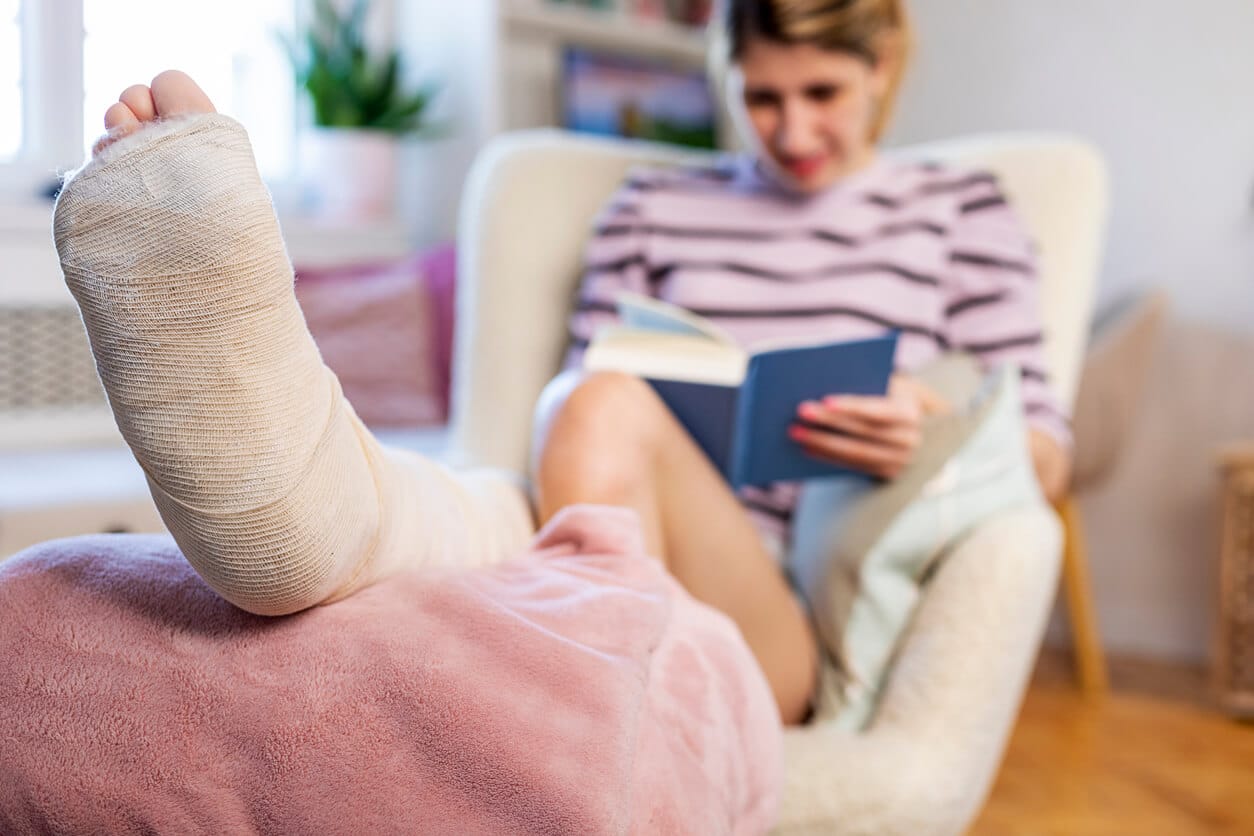 First Aid for Bone Fractures: What to Do Until Medical Help Arrives ...